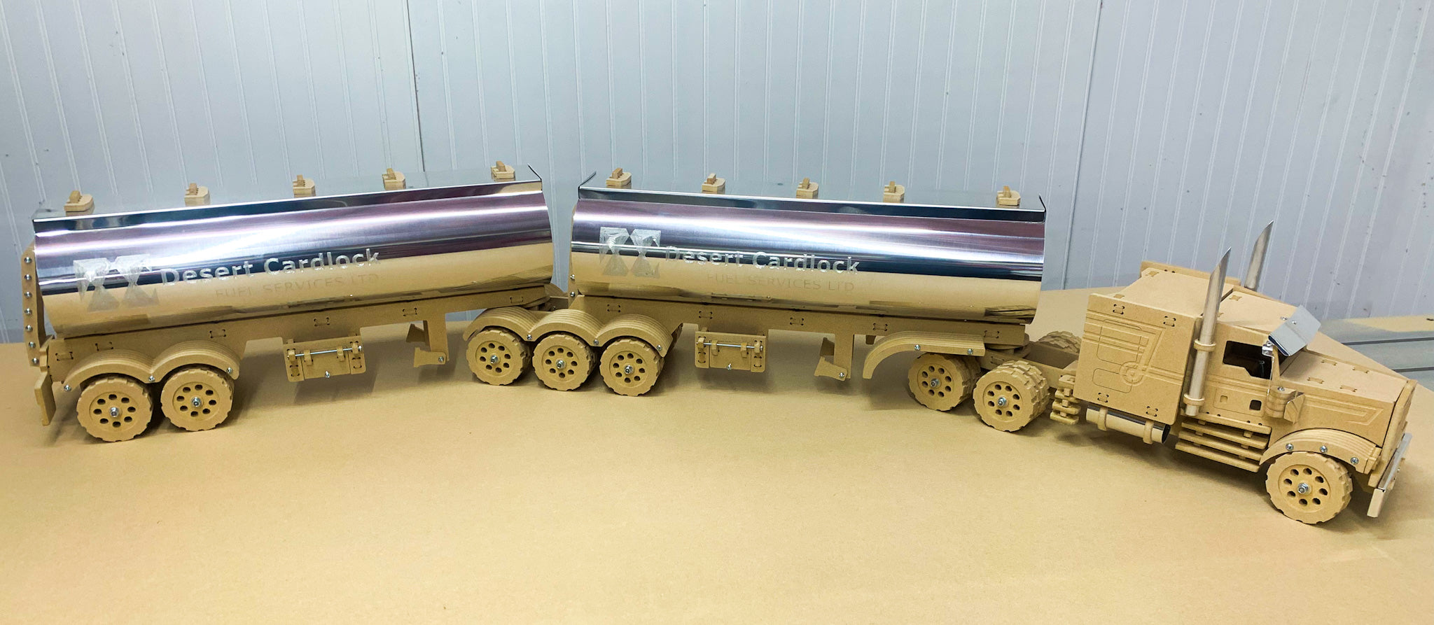 Super B Aluminum Fuel Tanker – Skyline Models